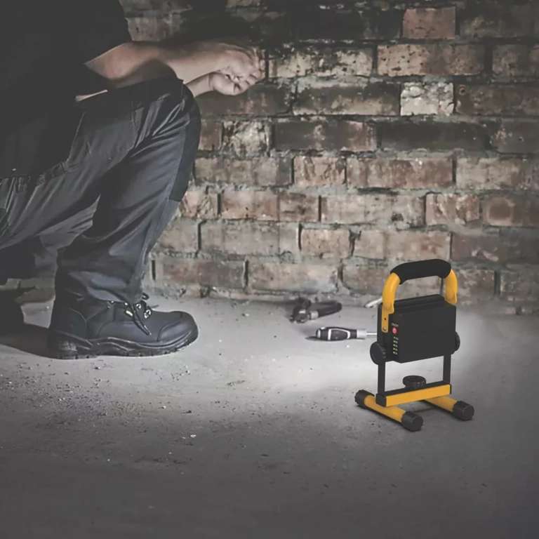 Essentials ARW1032-N Rechargeable LED Work Light 950lm - £9.99 at ...