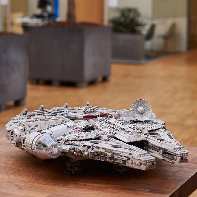 LEGO Star Wars Millennium Falcon UCS 75192 – 7,500 Pieces, at Amazon
